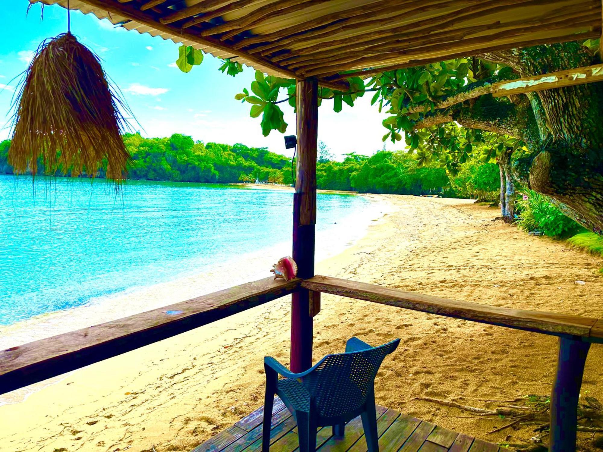 SAND AND TAN BEACH HOTEL ::: OCHO RIOS, JAMAICA ::: COMPARE HOTEL RATES
